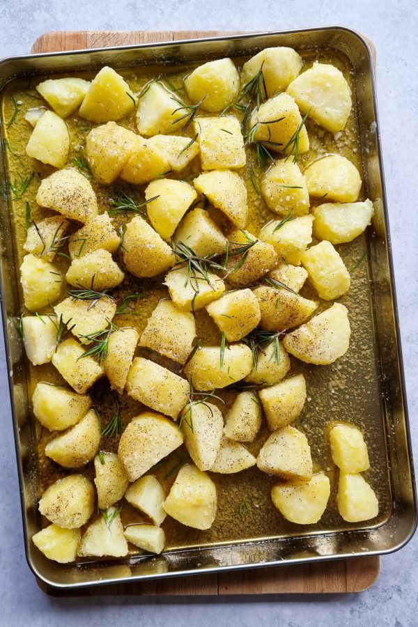 How to Make the Perfect Crispy Roasted Potatoes - PEANUTSWIRLS