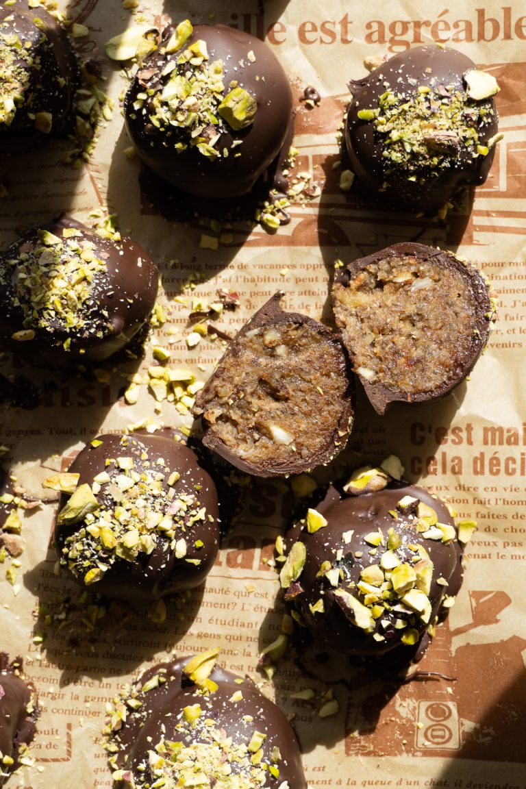 10 Minute Chocolate Date Truffle